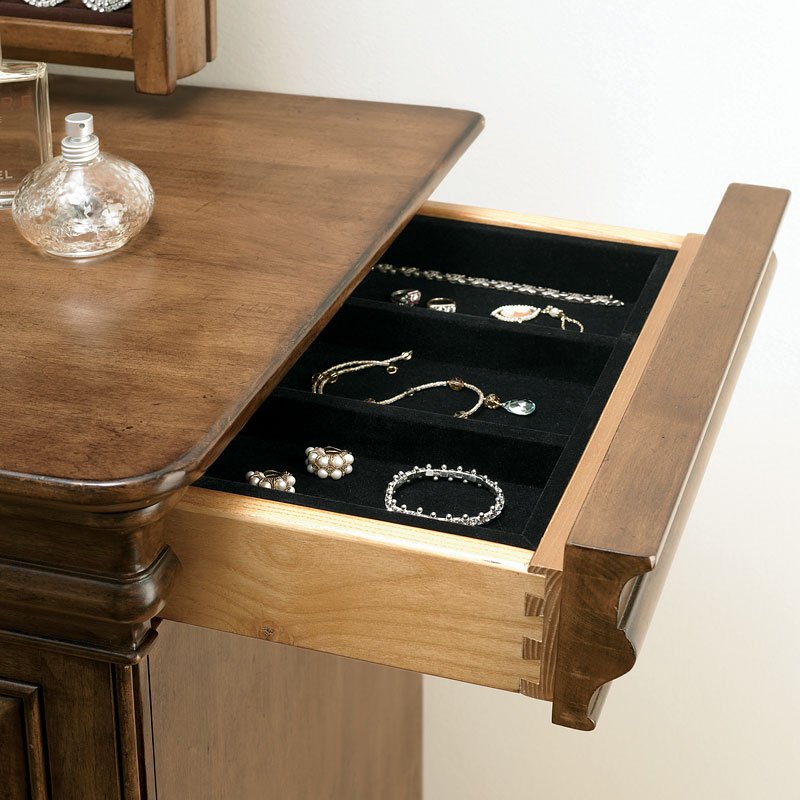What You Need to Know Before Buying a Dresser